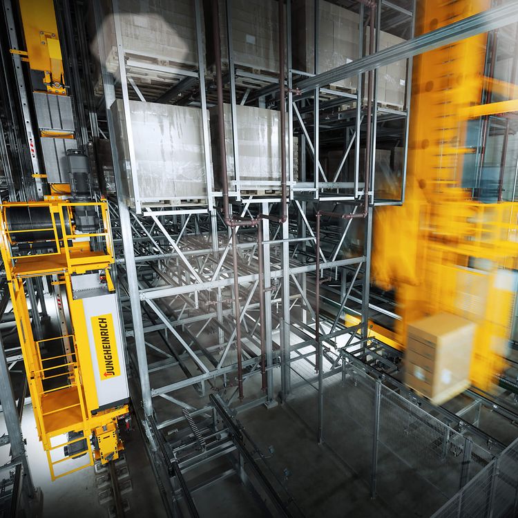 Automated pallet warehouse