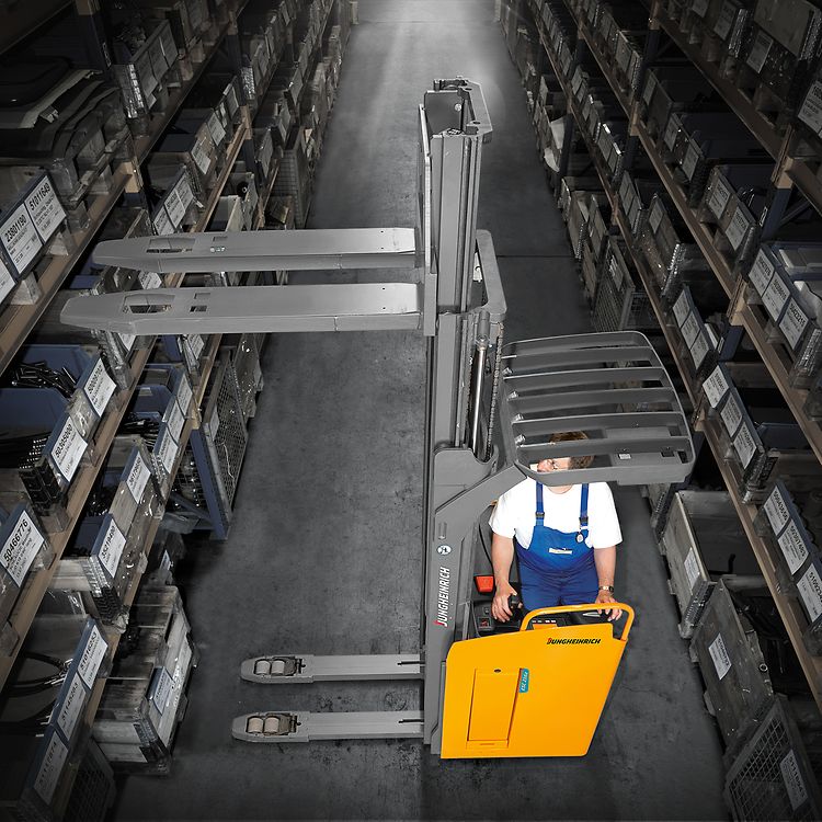 ESC / ESD electric sideways seated stacker