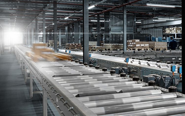 Case conveyor systems