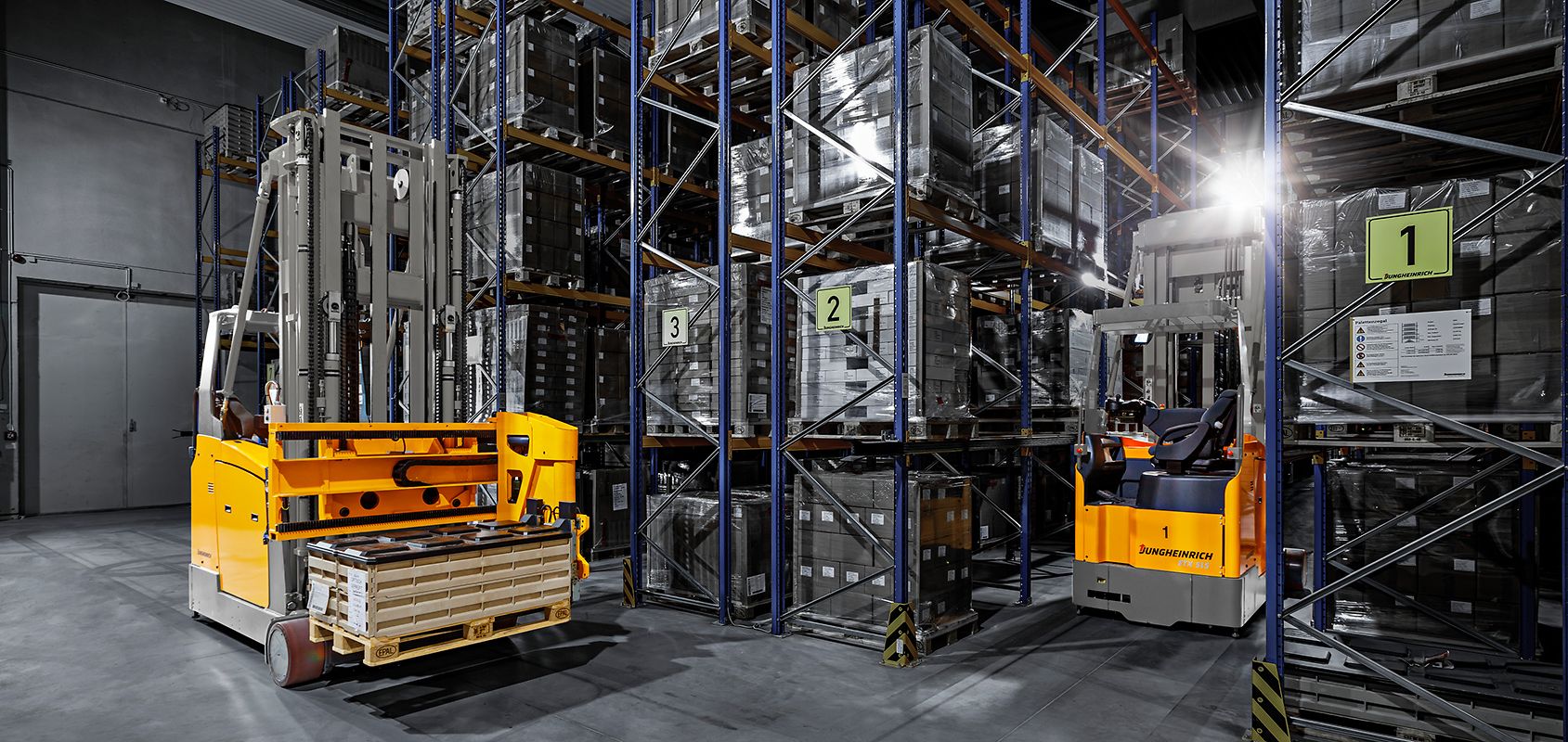 Automatic high-rack stacker