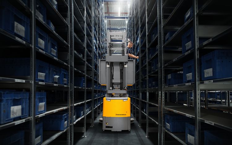 Medium / high level order pickers